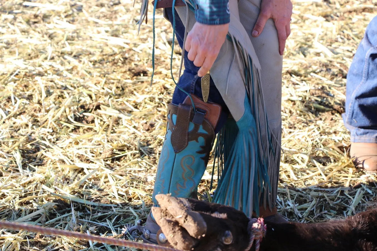 How to Carry Knife in Cowboy Boot? The Ultimate Guide – ZB Knives Store