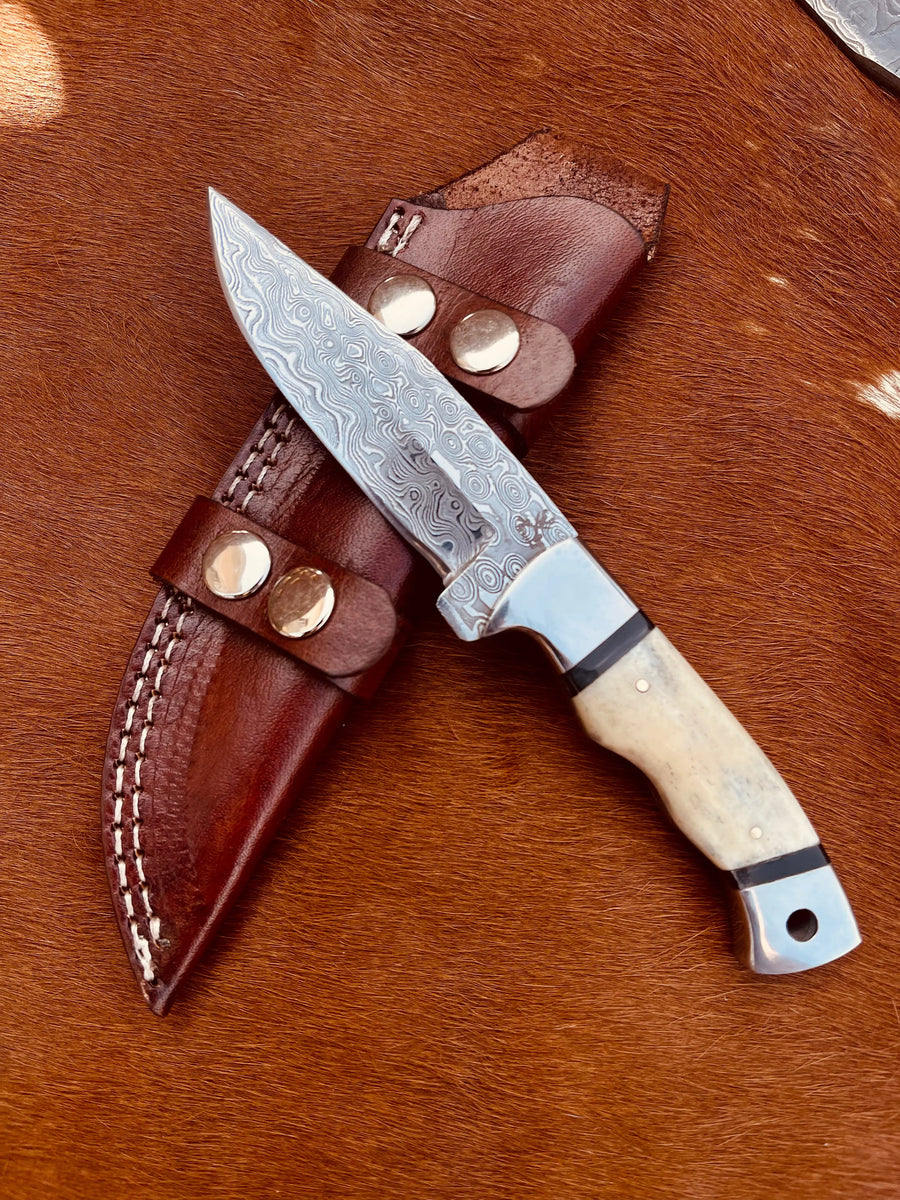 Damascus Animal Skinning Knife - Razor-Sharp Skinning Blade with Leath ...